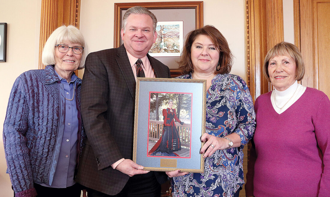 D&E receives Queen Silvia memorabilia | News, Sports, Jobs - The ...